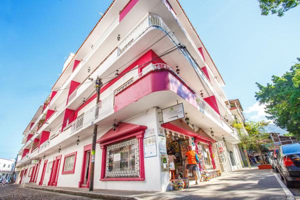 Suites Plaza Del Rio - Family Hotel Malecón Centro - Conchas Chinas