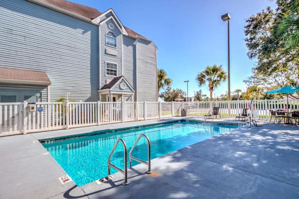 Microtel Inn And Suites - Zephyrhills - Dade City, FL