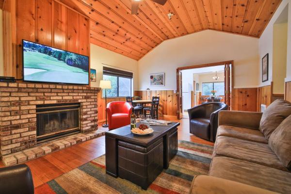 Happy Days! Downtown Guerneville! Bbq! Game Room!! Fast Wifi!! Dog Friendly! - Occidental, CA