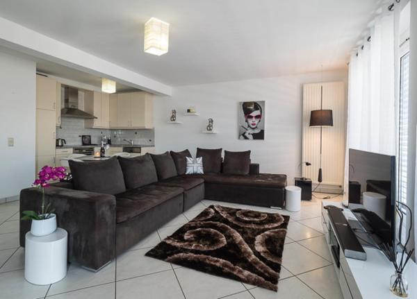 Luxury Penthouse Apartment With 3 Balconies -2 Bedrooms -Petrus View & Parking - Luxembourg City