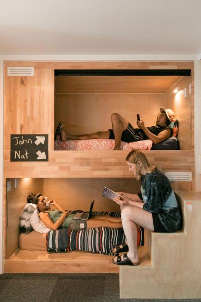 Finlay Jack's Backpackers - New Zealand
