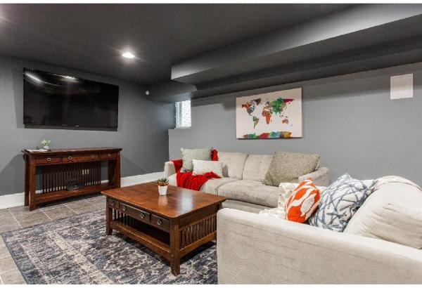 Forrestville Ave Large Suite - Gresham - Chicago