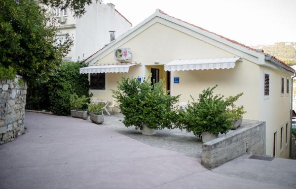 Apartments Vladimir 2835 - Rab