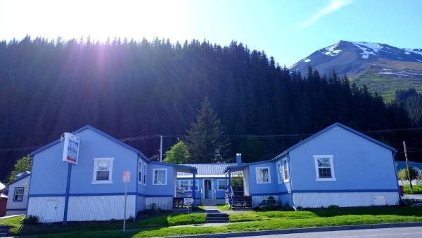 The Tides Inn - Seward, AK