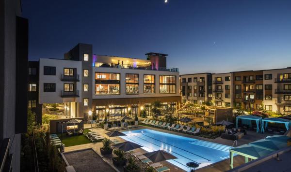 Luxury Condos At Anton Menlo W Pool & Amenities - Menlo Park