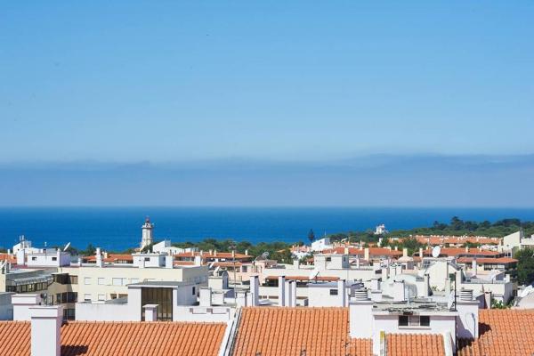 Lighthouse View In Cascais - Cascais