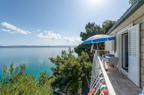 Beachfront Apartment Pisak (196-2) - Brela