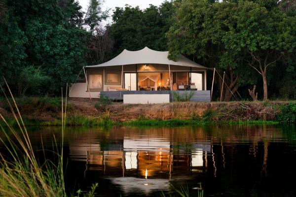 Sausage Tree Camp - Zambia