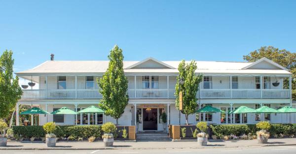 The White Swan Hotel - Wairarapa