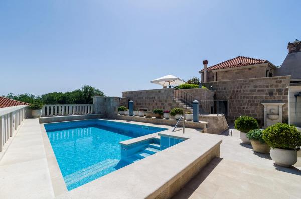 Studio Antica, Apartment With A Private Swimming Pool - Cavtat