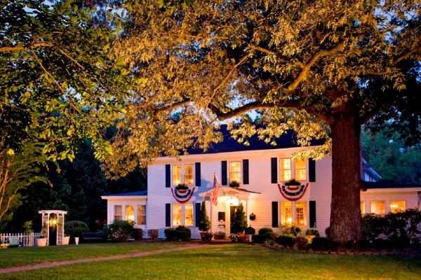 A Williamsburg White House Inn - Williamsburg, VA