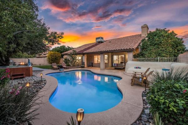 Beautiful Scottsdale Escape Heated Pool, Spa, & Putting Green - Phoenix, AZ