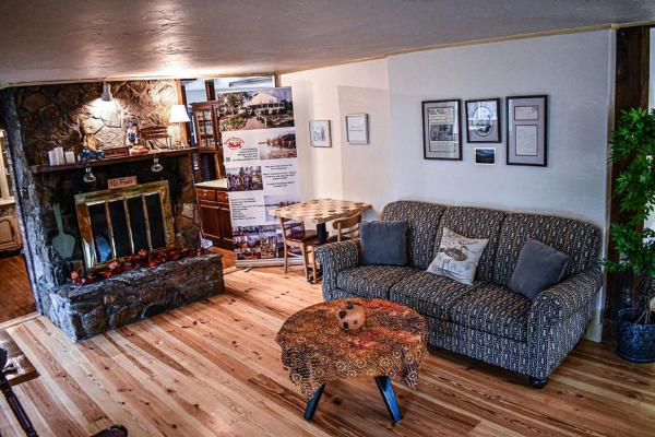 Brook Road Inn - New London, NH