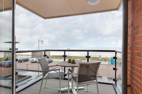 De Trintel Op 1e Verdieping Met Ruim Terras En Zeezicht - Alkmaar