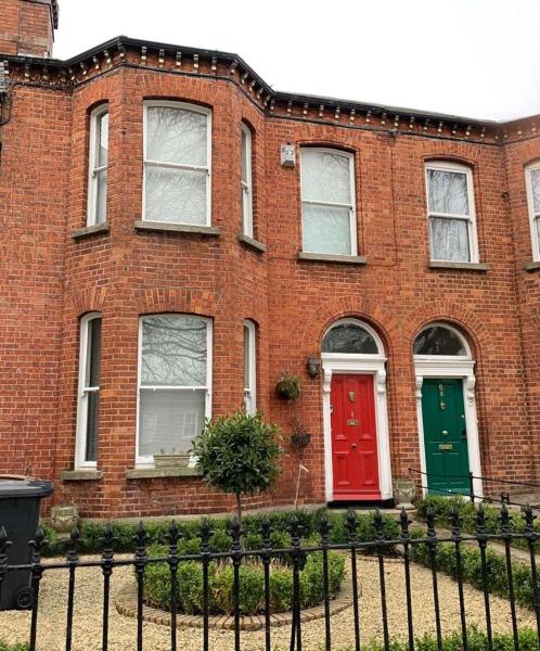 Upstairs Studio - Kitchenette & Small Bathroom . - Dublin