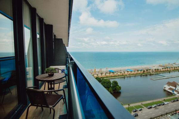 Nuage - 1st Line Sea View Apartments - Batumi