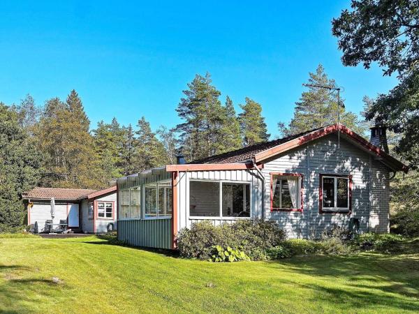 8 Person Holiday Home In Henån - Suède