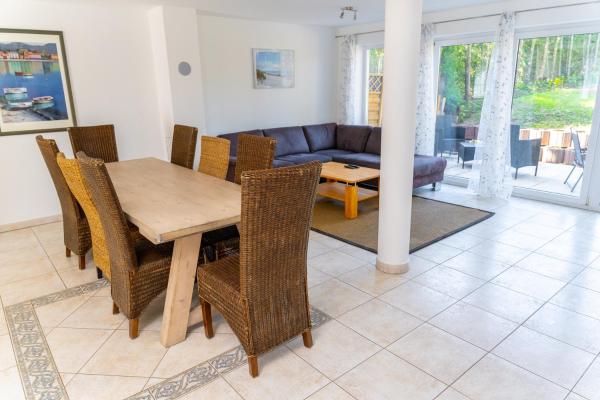 153 M² Haus Mit 6 Schlafzimmern Für 12 Persoen - Gau-Algesheim