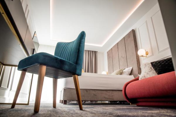 Hotel Krilo - Jesenice, Croatia