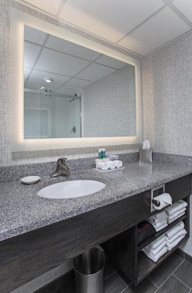 Holiday Inn Express Nags Head Oceanfront By Ihg - Nags Head, NC