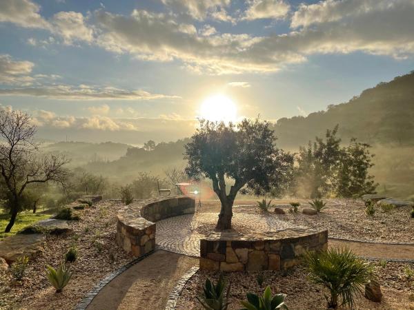 Casa Olivia - Charming Renovated Farmhouse With Panoramic Views - São Brás de Alportel