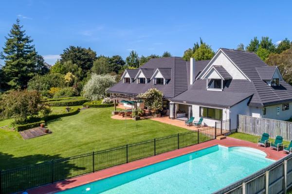 Longbush Estate - Carterton