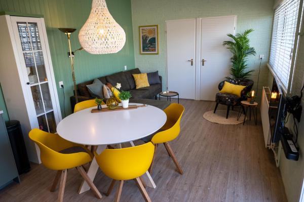 Iwalani Beach Bungalow - Large Private Garden - Close To City Center & Beach - Texel