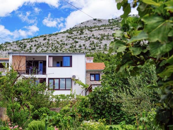 Apartment By Adriatic Near Paklenica Park - Starigrad