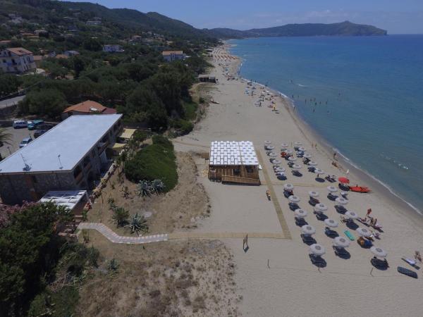 Residence Le Palme - Appartamenti Sul Mare - Spiaggia Tra Palinuro E Caprioli - Palinuro