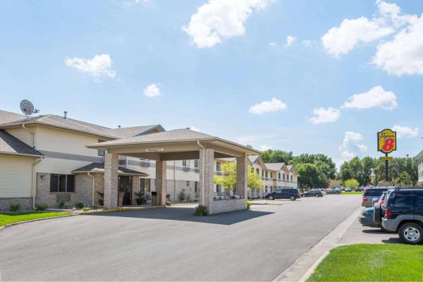 Super 8 By Wyndham Brookings - South Dakota