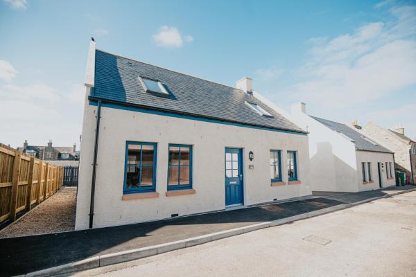 The Seafield Arms Hotel Cullen - Self Catering - Cullen