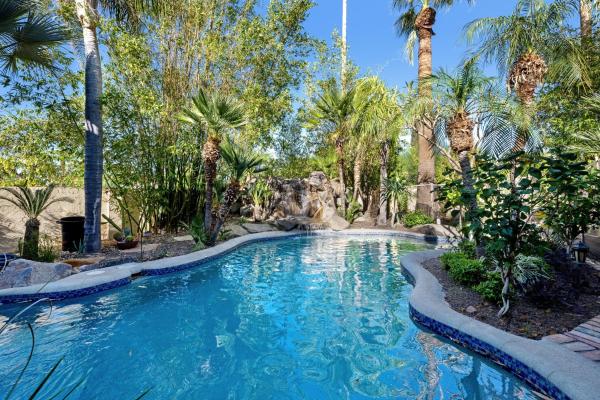 Phoenix Manor - Phoenix, AZ