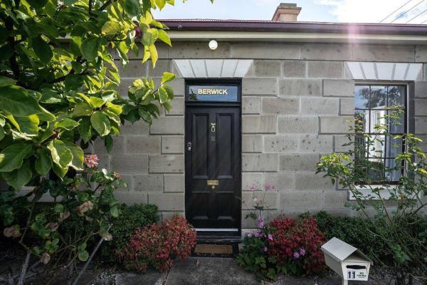 Berwick Cottage - University of Tasmania