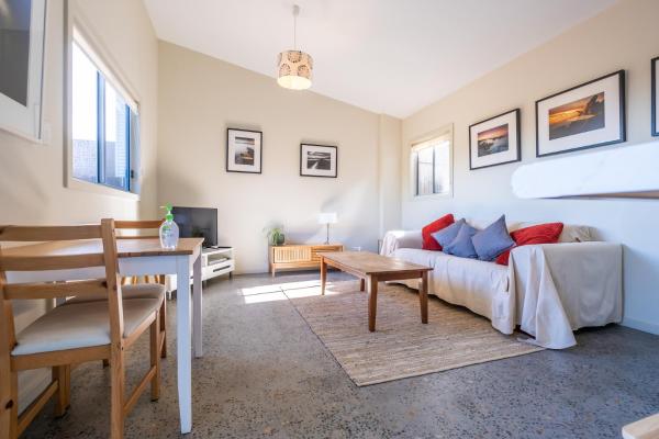 Hazards Escape - The Top Shack & The Short Stack - Coles Bay