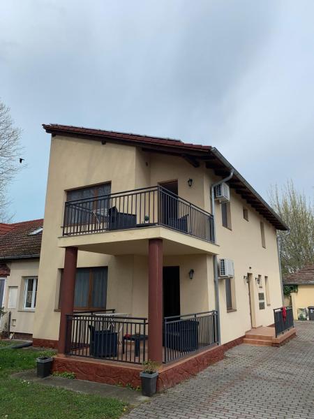 Balaton Apartmanház - Hongarije