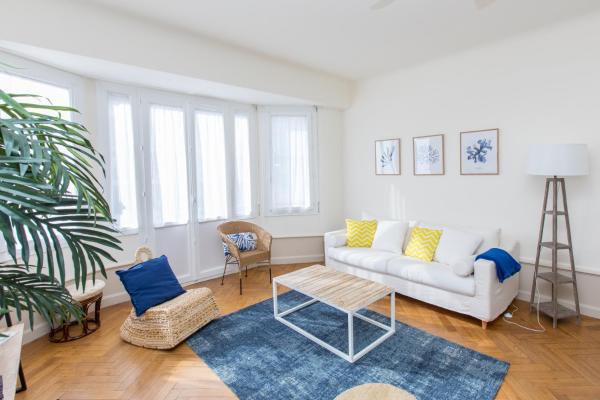 Palais Madrid, Croisette, 5 People, Bright 2 Bedroom Flat - Antibes