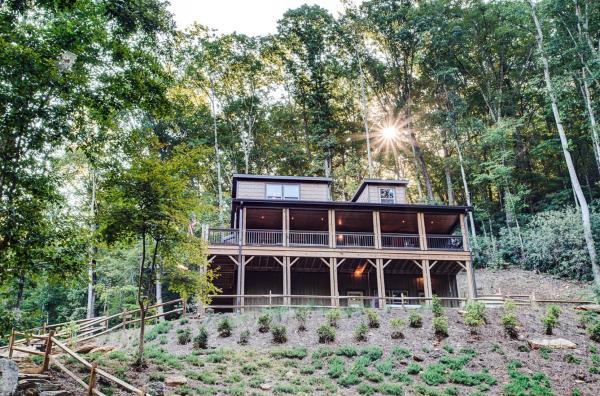 Fishtop Cabin - Saluda, NC
