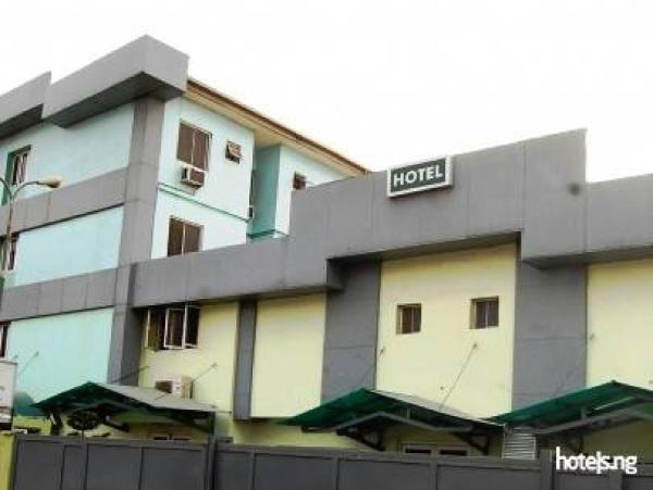 Room In Lodge - Prince Of Anthony 1960 Hotel - Lagos