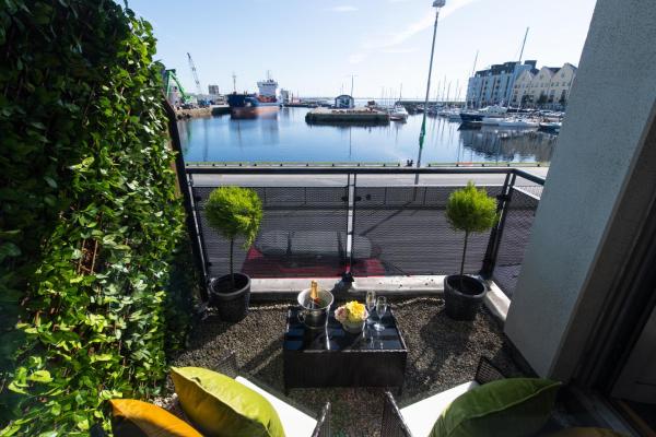 Sea View Luxury City Centre - Best Location - Galway