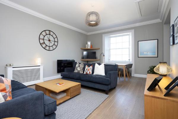 Joivy Splendid 2-br Apartment In New Town - Edinburgh Waverley station