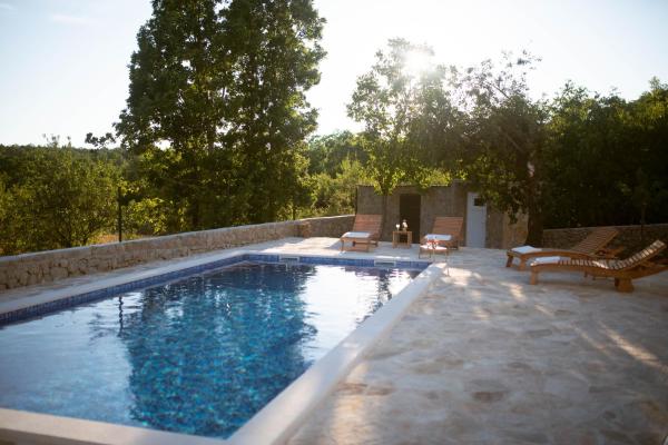 Holiday Home Pearl In Stone With Heated Pool - Kroatien