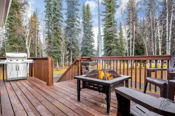 Peaceful Nature Escape With Deck In North Pole! - Alaska