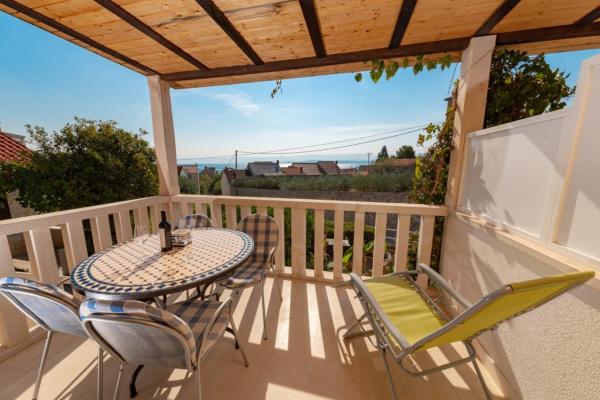 Bungalows Ivan (3757) - Stari Grad