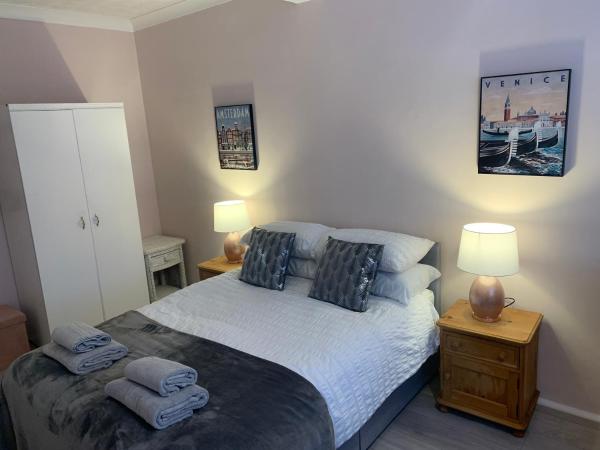 Eastbourne Town Centre Maisonette Apartment - Eastbourne