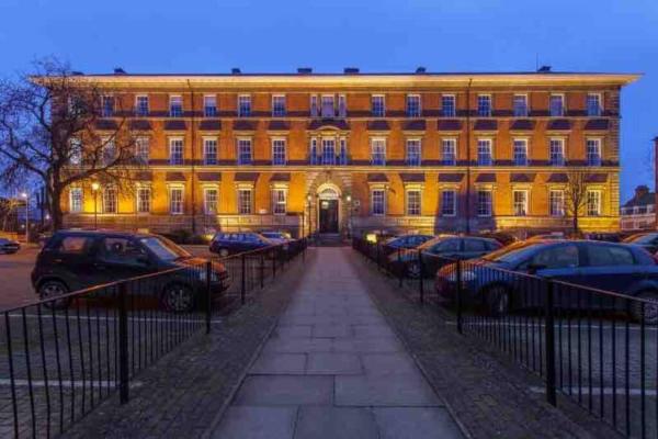 County House - The White Apartment - York