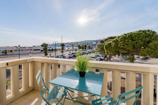 Les Pieds Dans L'eau Par Dodo-a-cassis - Cassis