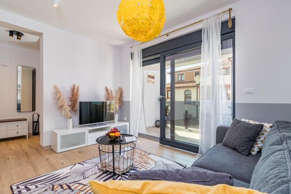 Apartment M****, New City Apartment + Parking - Banjole