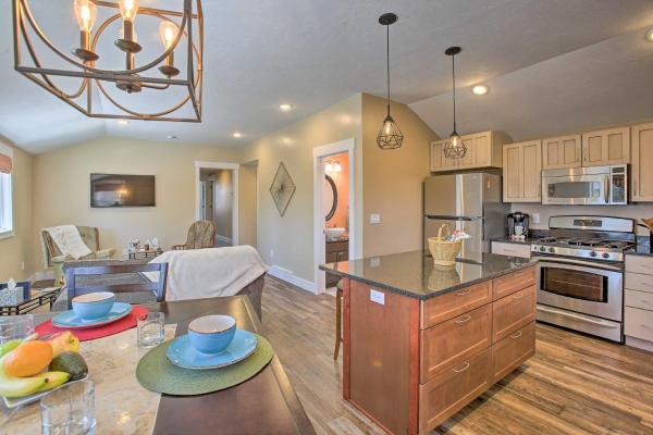 Cozy And Urban Ludington Apt About 1 Mi To Lake Michigan - Ludington, MI
