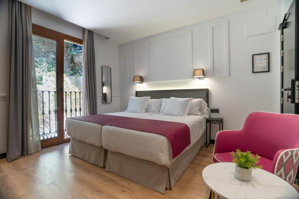 Hotel Boutique Puerta De Las Granadas - Granada