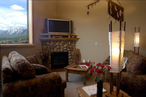 Apartment 406, Indigenous Artefacts - Canmore